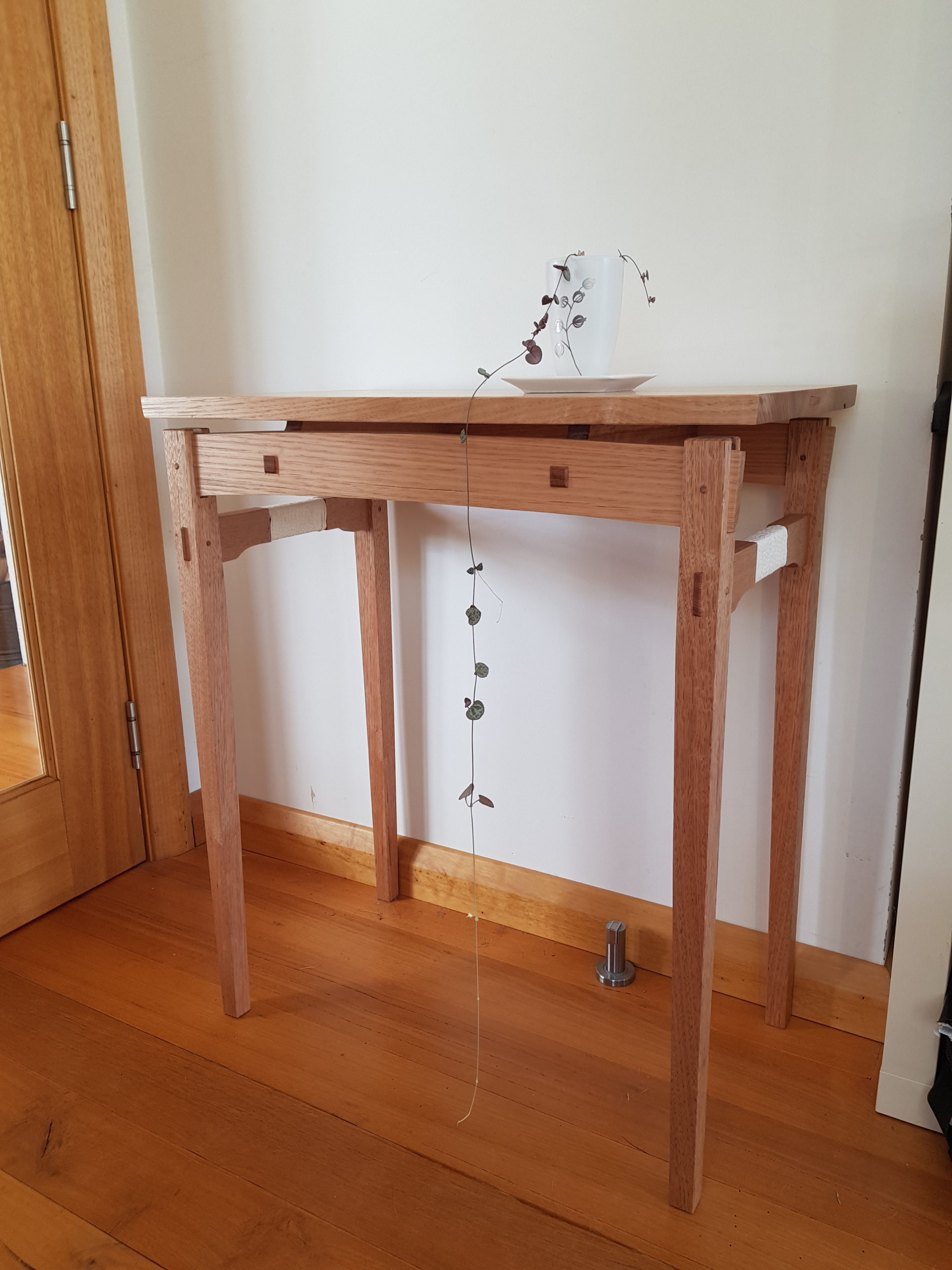 An award winning console table – Lance's Workbench
